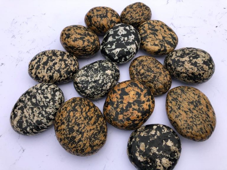 6 Ways to Beautify Homes with Decorative Rocks